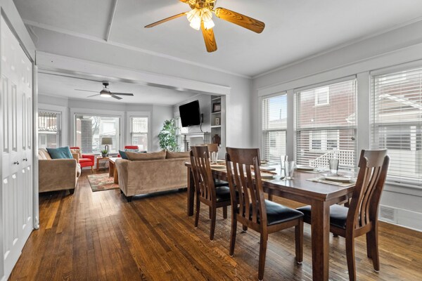 Huge 6-bed 4-bath House In Erie - Perfect For Large Groups Or Families - Erie, PA
