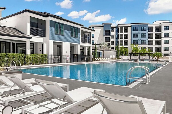 Landing At The Pointe On Westshore - 2 Bedrooms In Port Tampa City - Tampa, FL