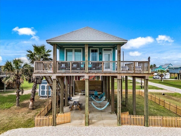 Very Affordable - Coastal Escape With A Stunning Contemporary Cottage Aesthetic. - Surfside Beach, TX