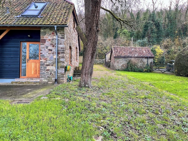 2 Bedroom Accommodation In Clevedon - Clevedon, UK