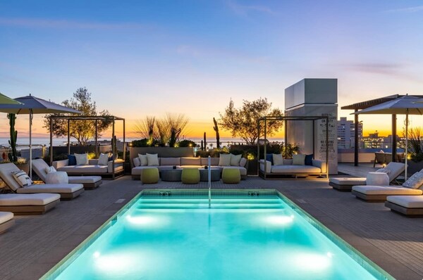 The Pearl Coast Luxury 2br Santa Monica Escape  Rooftop Pool, Gym & Sauna - Santa Monica