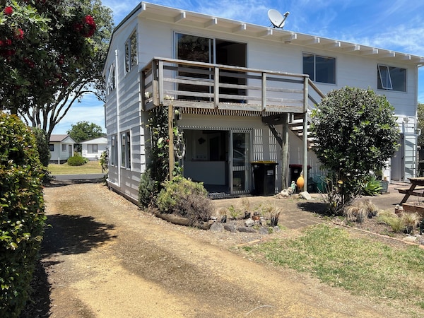 Kiwiana In Cooks Beach - 菲蒂昂格