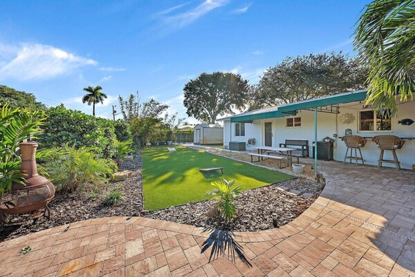 Sunny West Palm Beach Getaway - West Palm Beach, FL