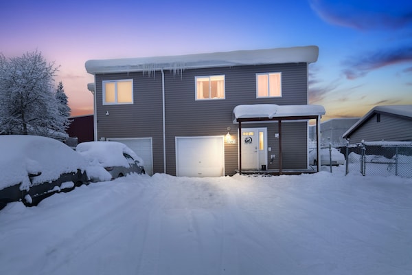 New! Fairbanks Fox Den (2-bedroom Townhouse) - Fairbanks, AK