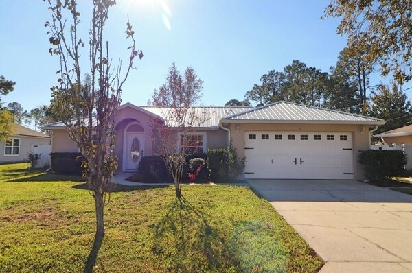 Your Palm Coast Pool House! - Palm Coast, FL