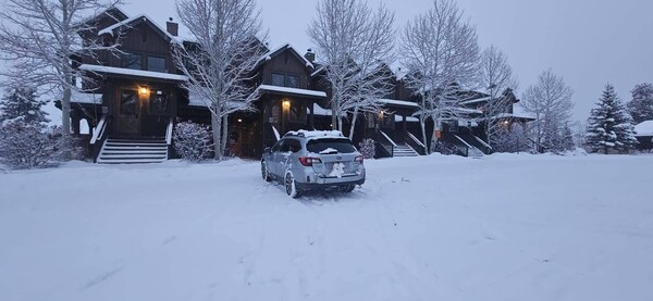Welcome To Your Private, 2-bedroom, 2-bathroom Mountain Retreat In Granby Ranch. - Granby, CO