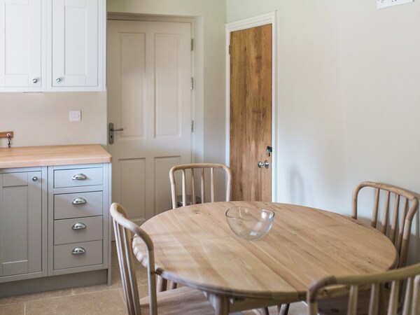 Escape To Gardeners Cottage, A Tranquil Retreat On The Saltmarshe Hall Estate. - Goole