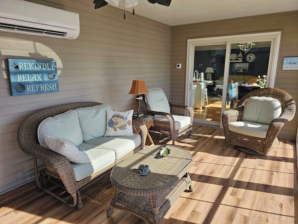 All-sports Lakefront, Pier/slip, Kayaks, 3bd/2.5ba, Sleeps 10 - Ligonier, IN