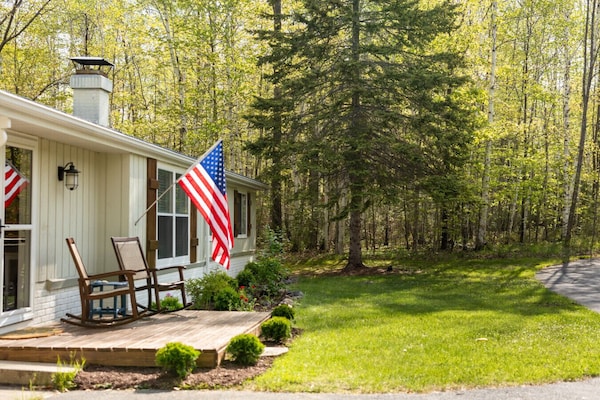 Renovated 3 Bedroom Cottage In The Heart Of Northern Door County - Washington Island, WI