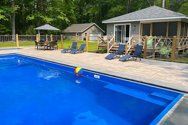 Remodeled, Private Pool & Hot Tub, Beach Nearby - New Buffalo, MI