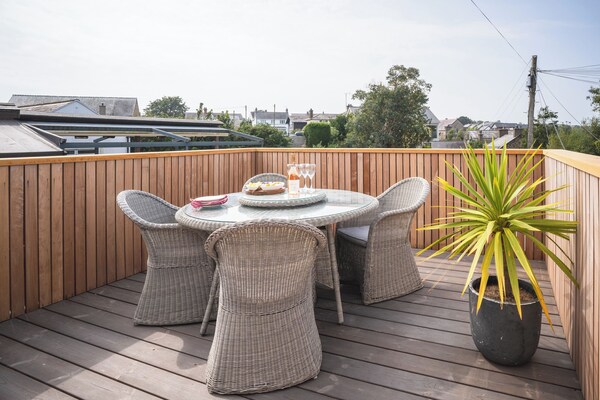 Hoheck, Pet Friendly, With A Garden In Abersoch - Abersoch