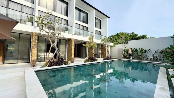 The R Apartments With Plunge Pool - Canggu
