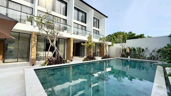 The R Apartments With Plunge Pool - Canggu