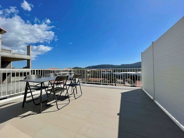 10min Walk To Town Center! 2-bedroom Apartment With Terrace - Porto-Vecchio
