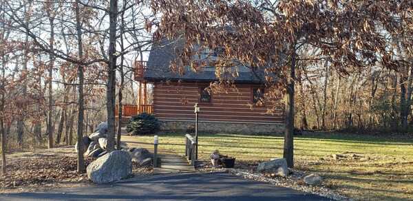 Secluded Cozy 2-bedroom Cabin Near Champaign In Mahomet On The Sangamon River - Illinois