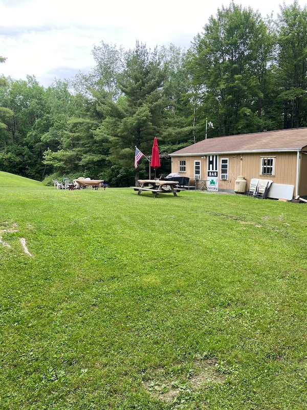 A Beautiful Rustic Cabin With Outdoor Activities. A Fun Place For All Ages. - Watkins Glen, NY
