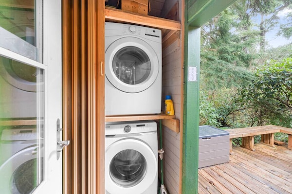 Cabin W/wood Stove Dog Friendly - Rockaway Beach, OR