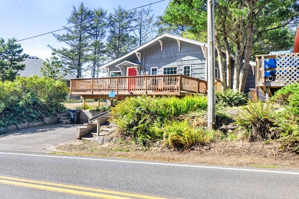 Oceanside W/views, Dog-friendly, Gas Stove - Tillamook, OR