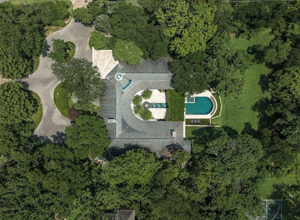 Architectural Oasis Spacious 5-bedroom Estate In The Center Of Dallas - Dallas, TX