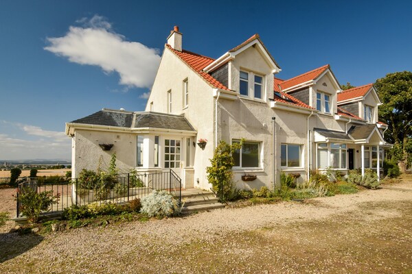 2 Birchwood House  - Sleeps 4 Guests  In 2 Bedrooms - Fife