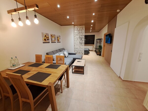 Moderne Fewo In Oberbexbach, Für Bis Zu 5 Personen, Mit Schreibtisch & Parkplatz - Bexbach