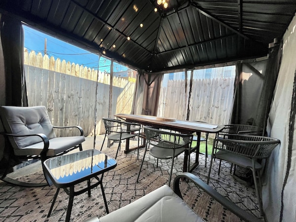 Charm City Chic! Patterson Park/pet Friendly - Baltimore, MD