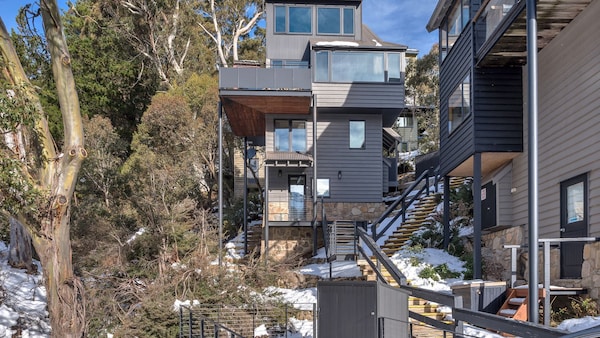 Drift Hill - Luxury Chalet For 4 In The Heart Of Thredbo Village - Thredbo
