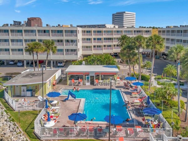 Pearl Suite, Heated Pool, Bar & Grill, Waterview - Tampa, FL