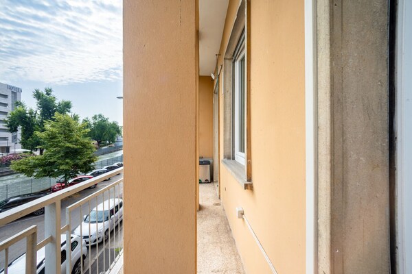 Apartment With Large Terrace | Station At 500m - Verona
