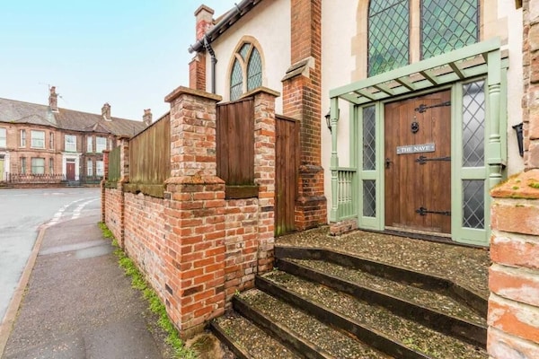Host & Stay | The Nave - Great Yarmouth