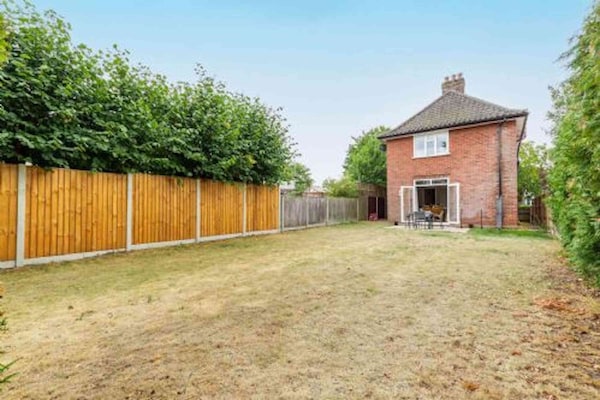 Host & Stay | St Clements House - Wroxham Broad