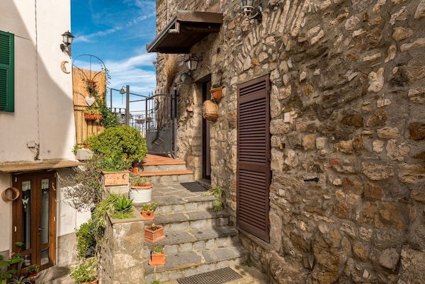 Moon In The Castle, Sea Lands - Porto Venere