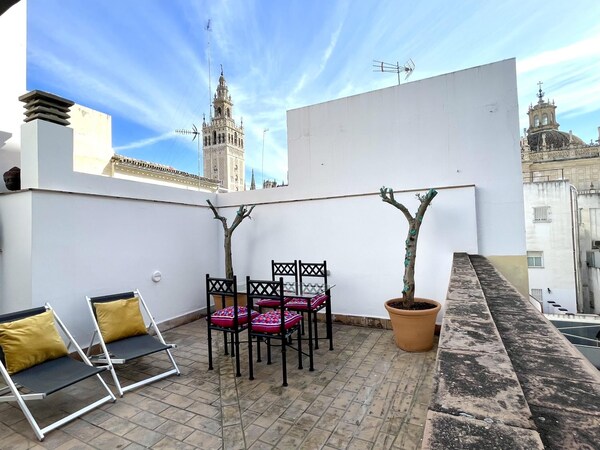 Eva Recommends Giralda - Dos Hermanas