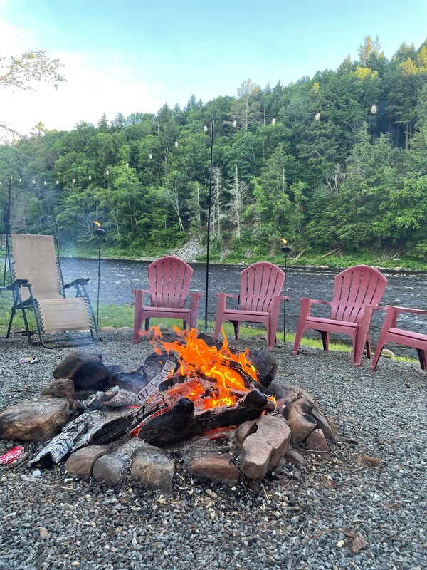 River Life Cabin Rentals: B - State of New York