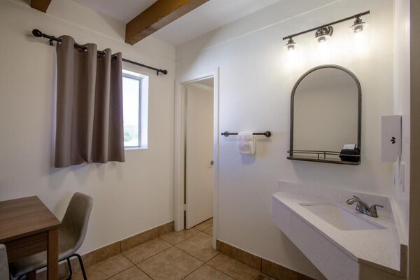 Cozy Comfort Queen Room Near Thunder Mountain - 塞多納