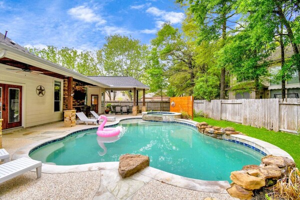 The Woodlands Escape With Heated Pool And Gameroom - The Woodlands, TX