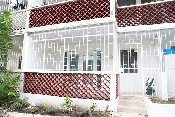 Cosy One Bedroom Condo In Holetown, St. James With Pool Access!! - Barbados