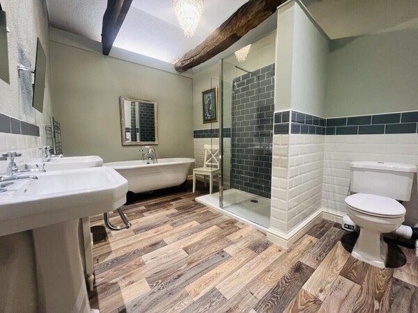 A Beautiful 13th Century Farmhouse, Real Log Burner And Exposed Original Beams. - Northumberland