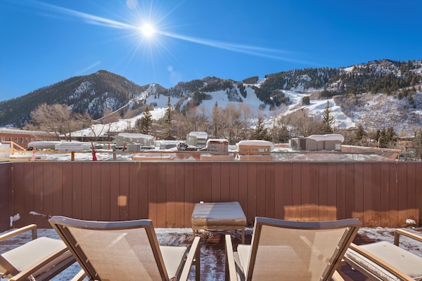 2-bedroom Top Floor View Condo In Downtown Aspen - Aspen, CO
