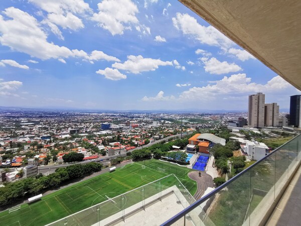 Spectacular View, Luxury Apartment On The 11th Floor And Air Conditioning - Querétaro