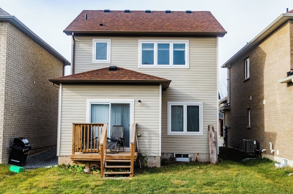 Cozy 3-bed Retreat Near Welland Canal - Port Colborne