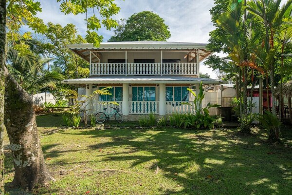 Beachfront | Pool Access | Walk Everywhere - Punta Uva