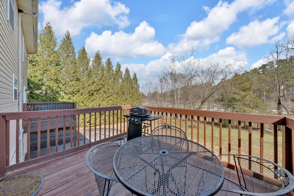 New! Superb Location! Peaceful, Immaculate 3-bedroom Retreat In Pigeon Forge - Townsend, TN
