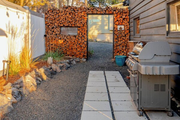 Sunset Ridge, Near Downtown, Hot Tub, Outdoor Living, All With Panoramic View, - Spokane, WA