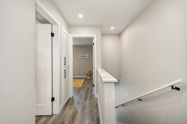 Zennest Townhome Close Toroseville Sacdowntown Hospitals Pool&fenced Patiogarden - Sacramento, CA