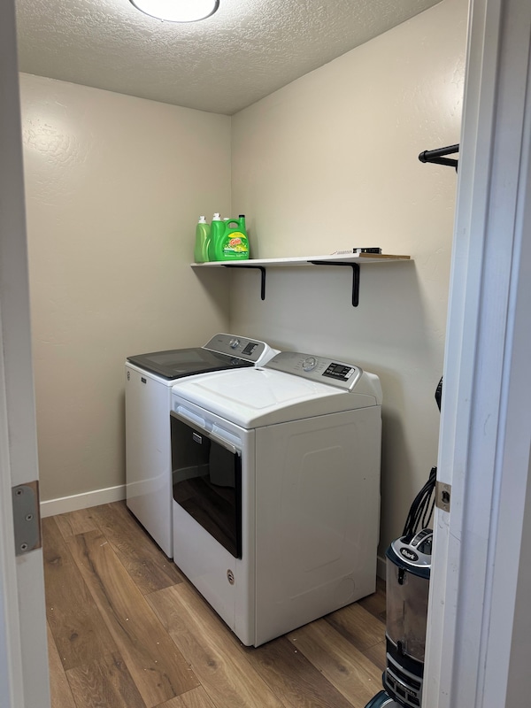 6 Bedroom Sleeps 22, Hot Tub, And Gorgeous View Of Bear Lake, Lots Of Amenities - Garden, UT