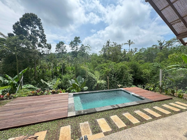 Nestled In The Tranquil Hills Of Kubu Village, Bangli. The Private Pool Villa. - Sidemen