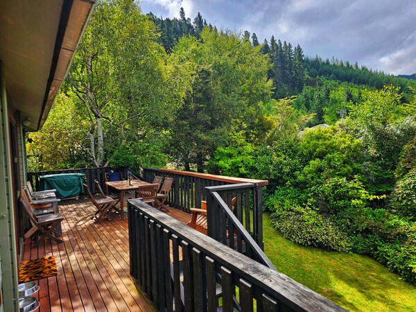 Acheron House: Cosy Chalet, Breathtaking Views, Pets Welcome! - Hanmer Springs