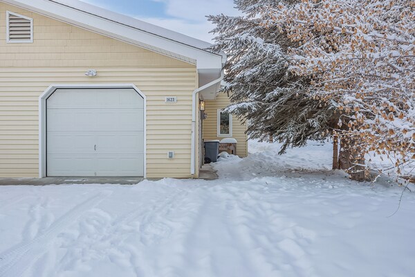 Family-friendly Home With Streaming, Fireplace, & Nearby Activities - Water View - Alaska