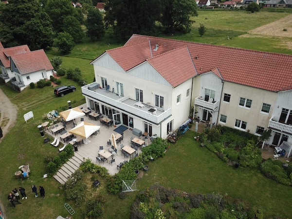 Ferienwohnung 'Seeblick Kummerow' Mit Seeblick, Gemeinschaftsterrasse Und Wi-fi - Malchin